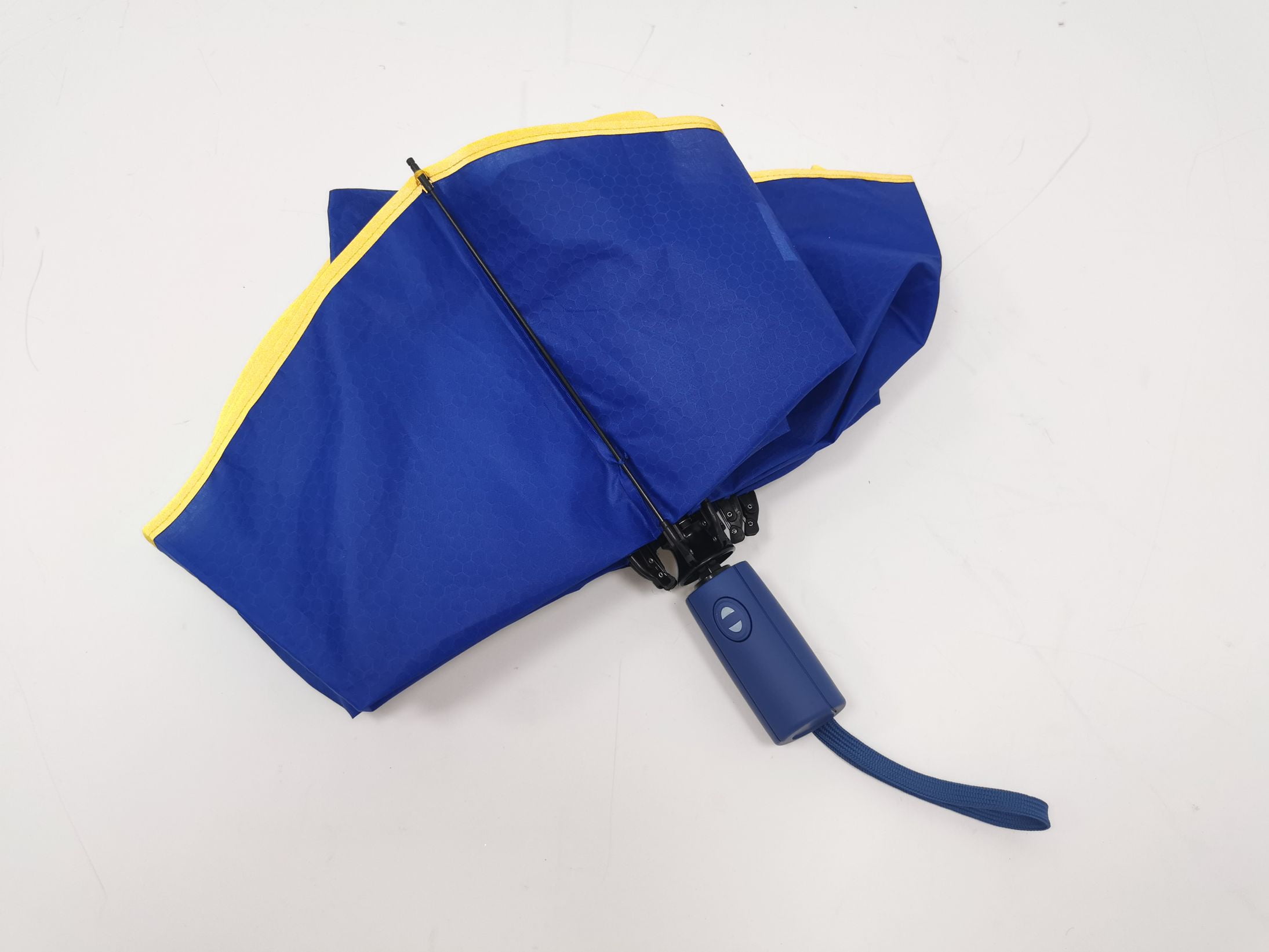 22 inch AOAC Inverted windproof 3 fold umbrellas for USA market ...