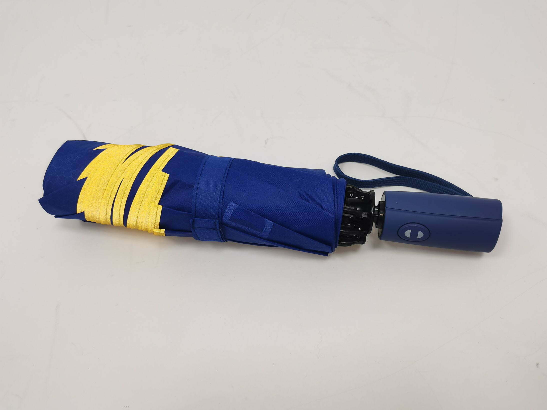 22 inch AOAC Inverted windproof 3 fold umbrellas for USA market ...